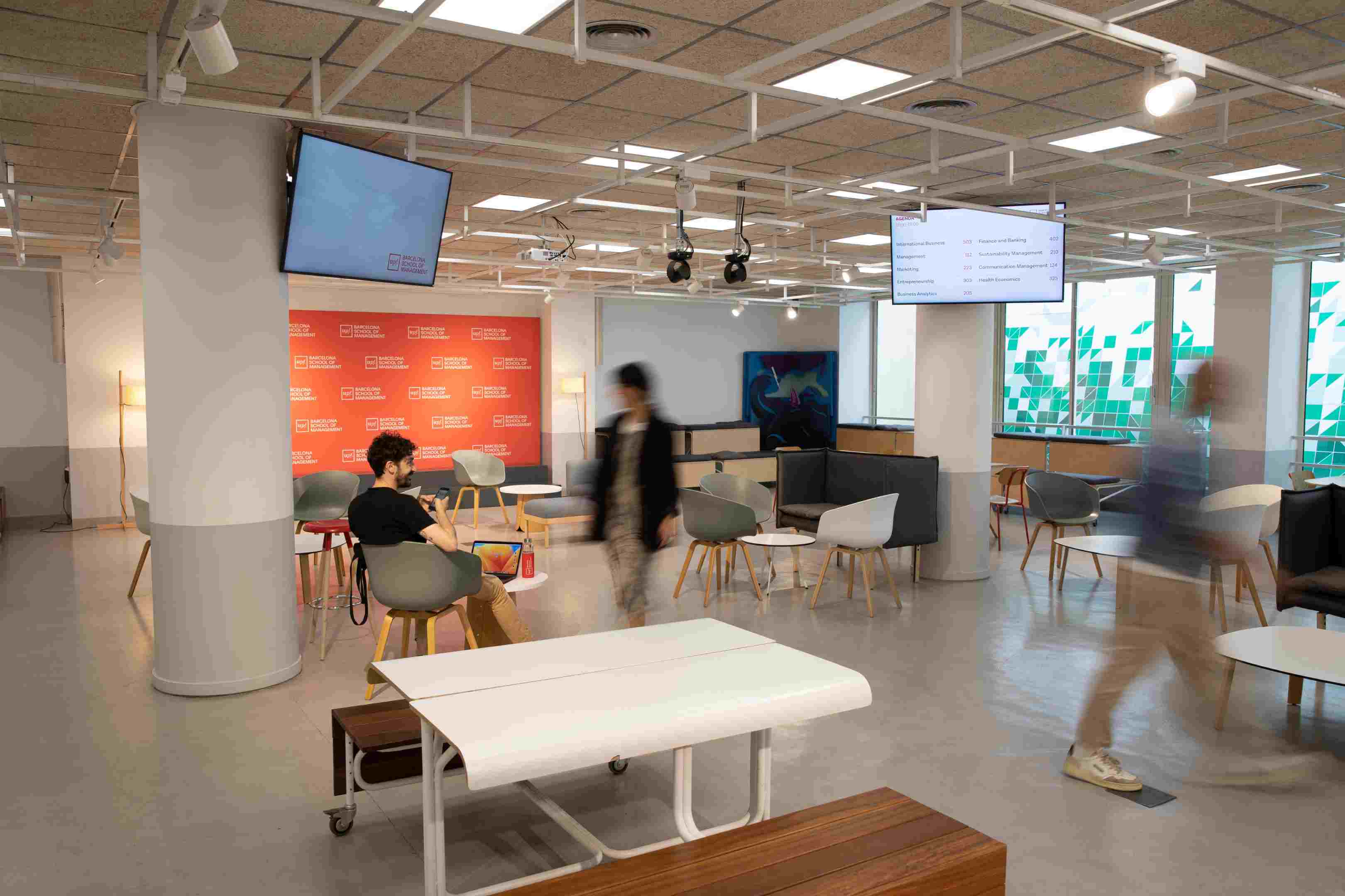 Por cada euro de ingresos que recibe la UPF-BSM, la escuela genera 2,34 ...